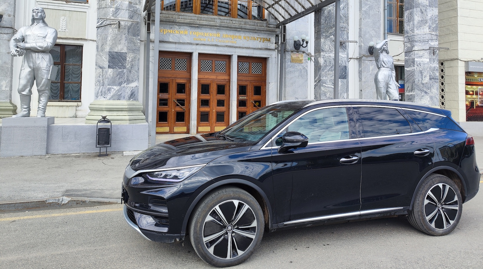 Reviewing the BYD Tang EV in Russia — Exclusive - EV Car Site